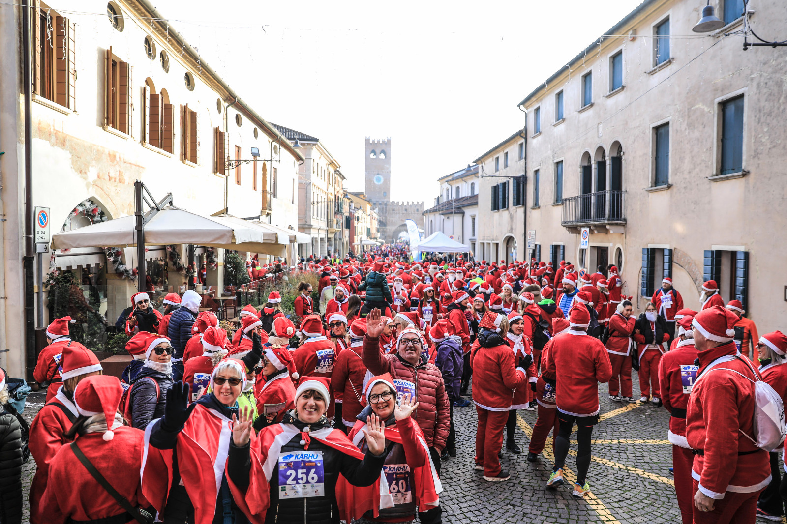La Corsa dei Babbi Natale incanta Noale - Centro Nazionale Libertas